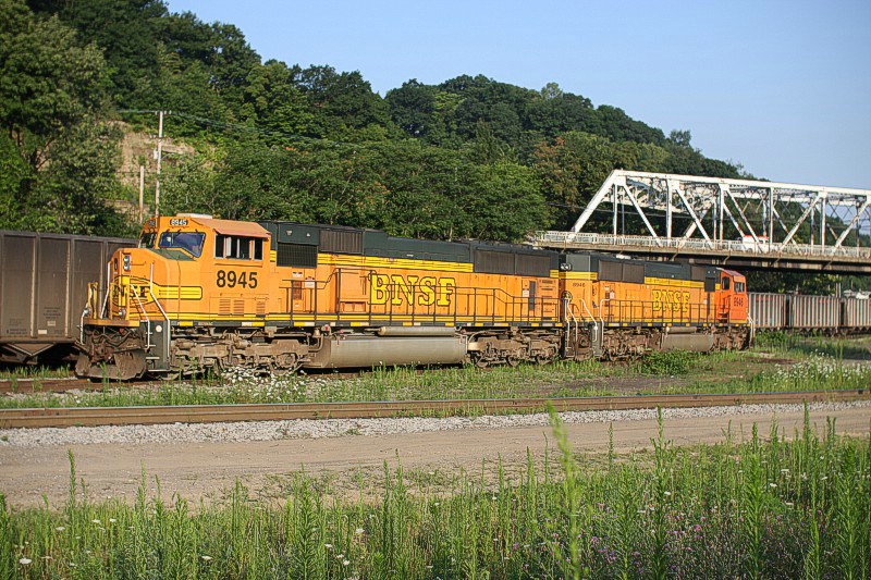 BNSF 8945